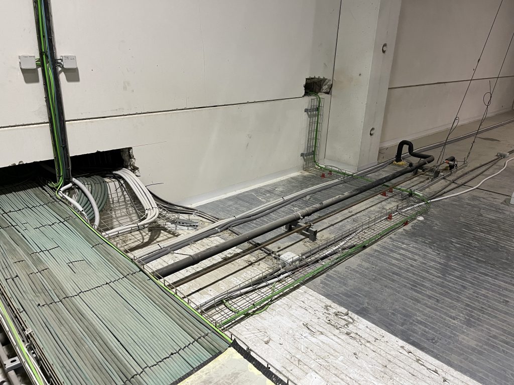 Instalación de bandeja rack de comunicación | SZ Industrial